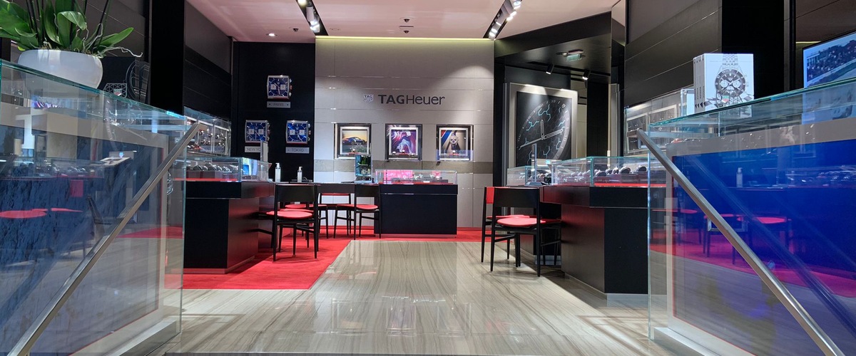 BOUTIQUE TAG HEUER PARIS CHAMPS ELYSEES - Paris - TAG Heuer store ...