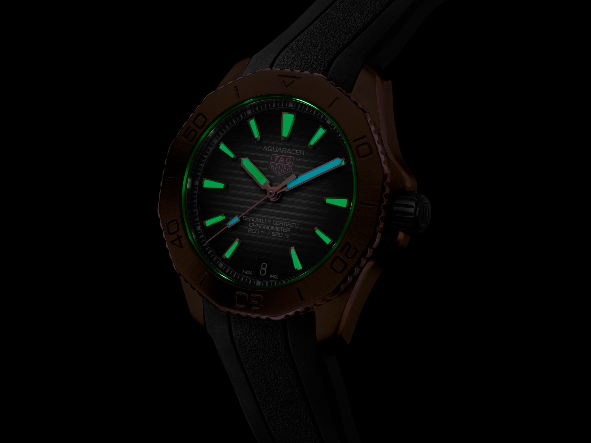 TAG Heuer Aquaracer Professional 200 Date - 18K 5N Solid Rose Gold - 40 ...